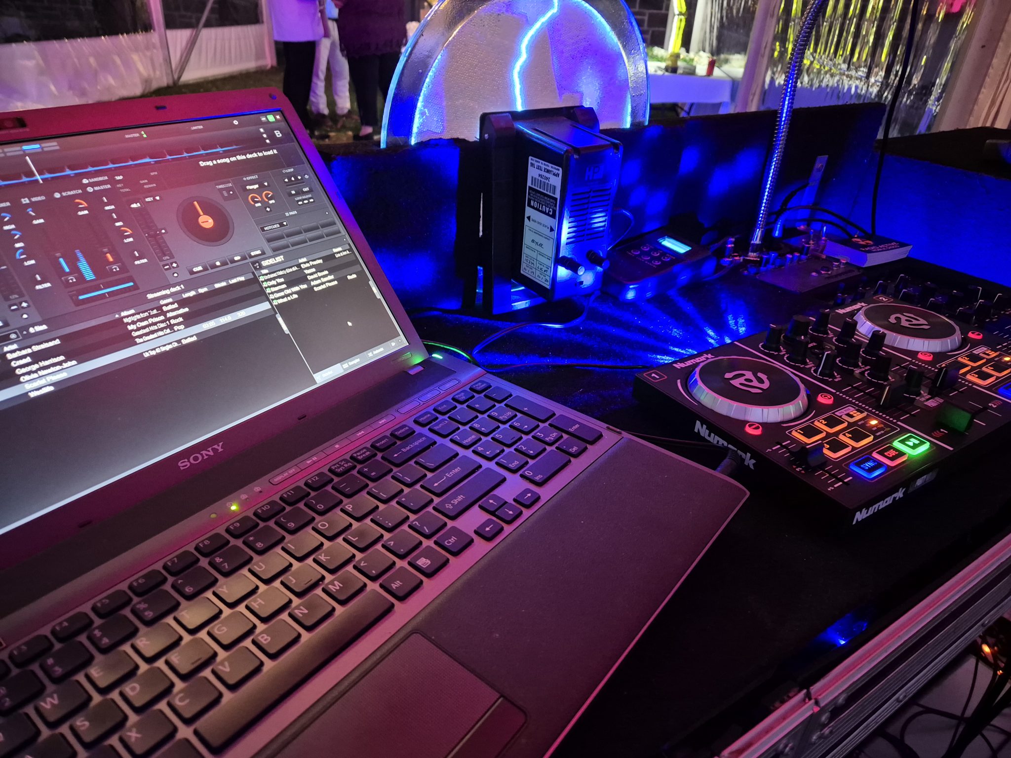 Radio Active Mobile Disco - Mobile Wedding DJ & MC Hire Melbourne